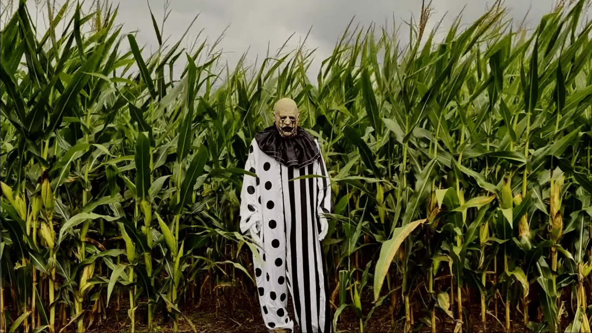 Keer terug naar Abaddon in teaser-trailer Hell House LLC: Lineage